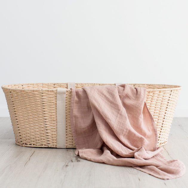 Organic cotton muslin swaddle wrap - Dusty pink | Love & Lee